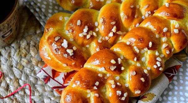 brioche tressée au sucre perlé | Le Blog cuisine de Samar